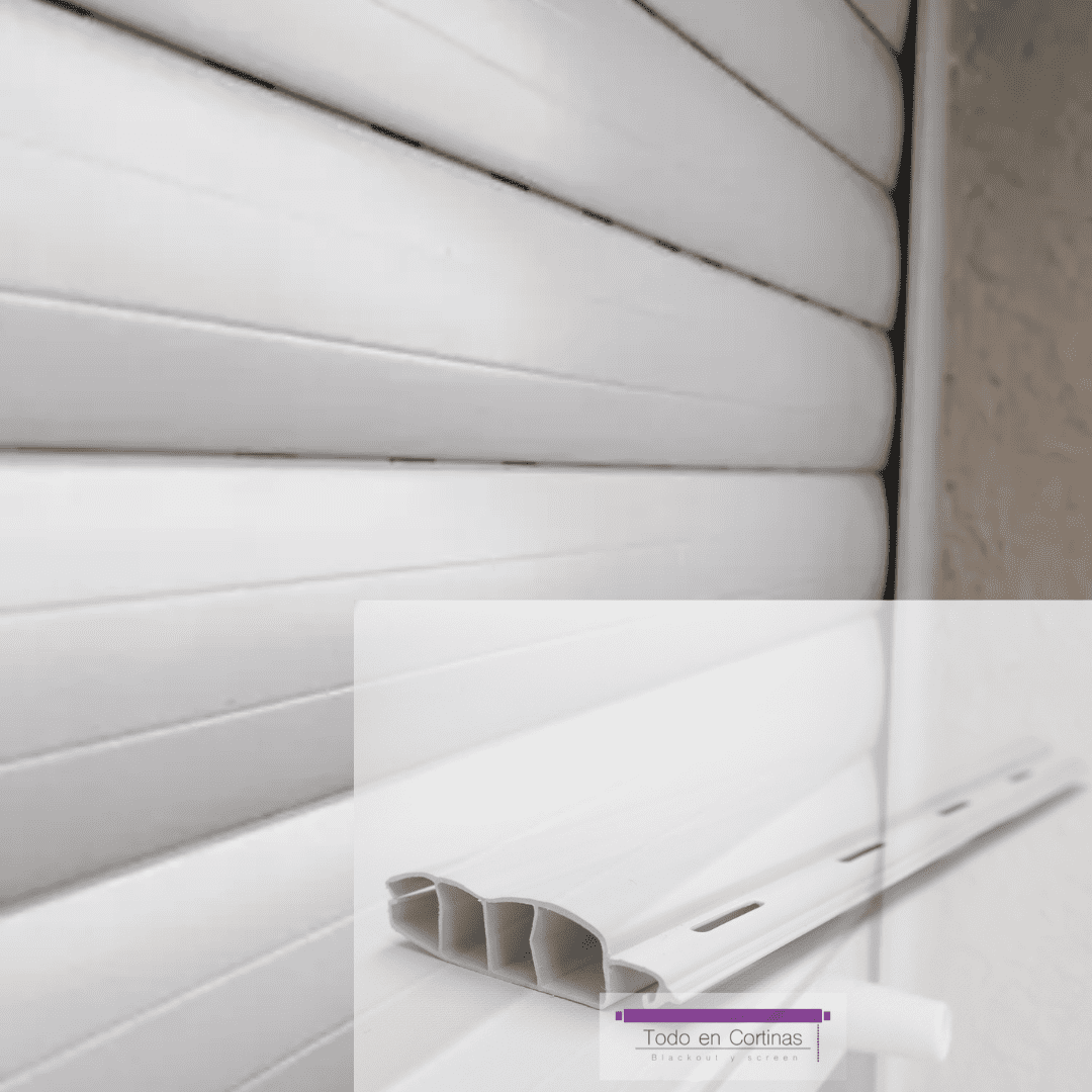 Cortina Con Herrajes. Modelo PVC Dos Lomas (Reforzado) | Todo en Cortinas